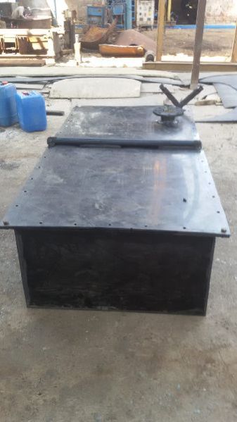 Horizontal Coated Rectangular HDPE Tank, For Industrial, Feature ...