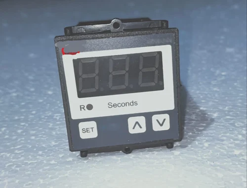 FUJI PID Temperature Controller, Size : 48 x 48 mm, Display Type : 3 ...