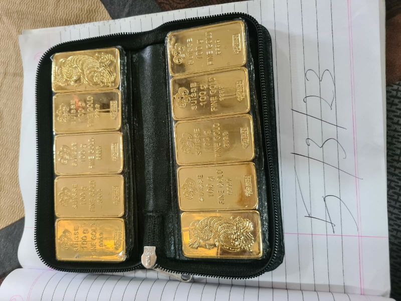 GOLD Bar Gold Biscuit Supplier from Mumbai, Maharashtra
