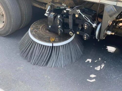 Iron Road Sweeping Wire Brush at Rs 1400 in Ujjain - ID: 7748204 | YT ...