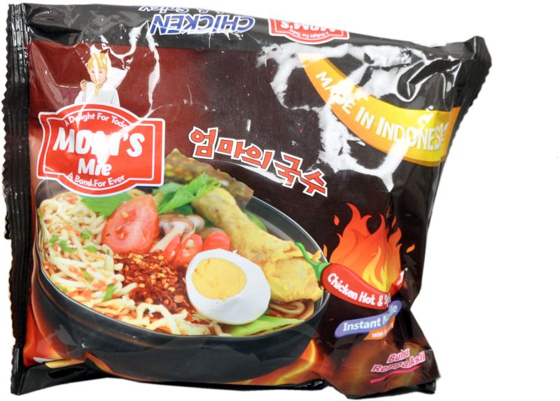 Mom's Mie Chicken Hot & Spicy Instant Noodle Non-veg Metalize at Rs 100 ...