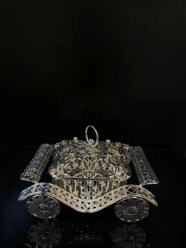 Metal Silver Plated Dry Fruit Rath at Rs 3000 in Jaipur - ID: 7998400 ...