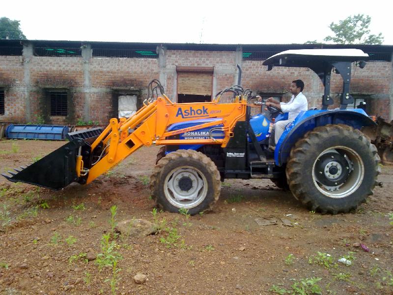 Sonalika Loader at Best Price in Vidisha | ashok metal works